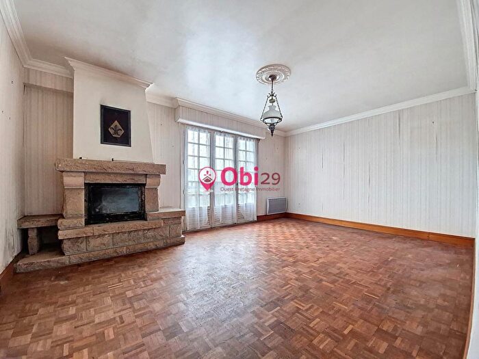 Maison à vendre - Châteauneuf-du-Faou - 6 pièces - 5 chambres