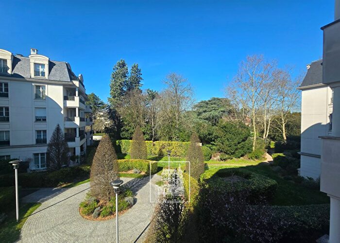 Appartement à louer - Saint-Cloud, Fouilleuse, Val dOr - 4 pièces - 3 chambres