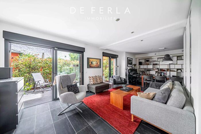 Maison 5 pièces à Paris 14ème, Jean Moulin, Porte d'Orléans, à vendre