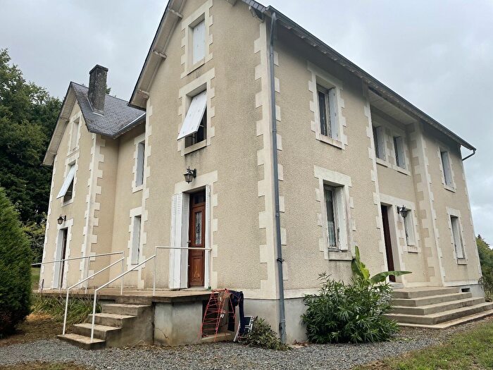 Maison 9 pièces à Lanouaille, à vendre