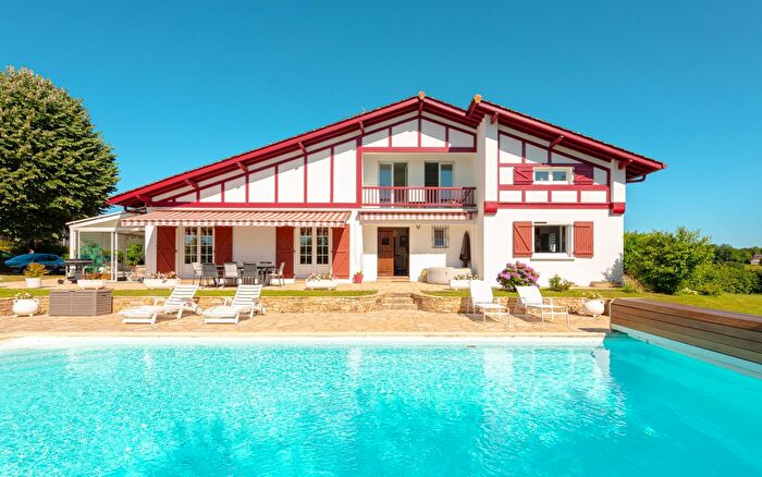 Mouguerre : Maison 9 pièces à vendre