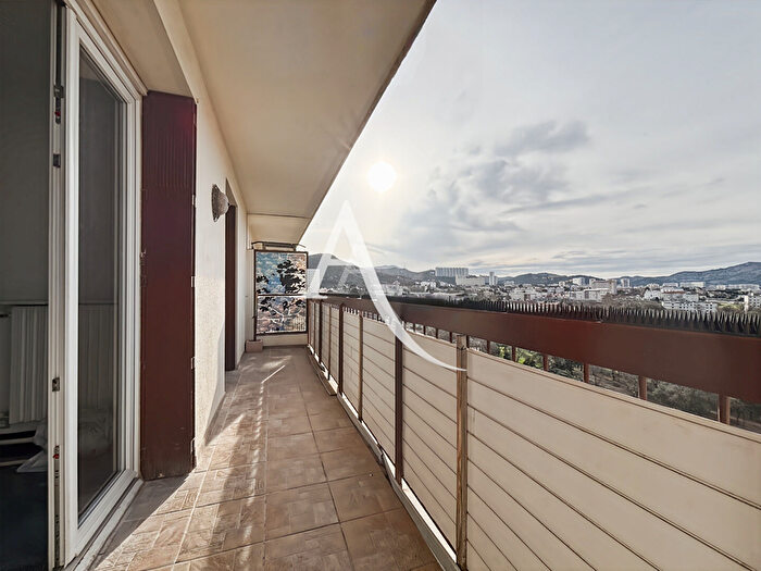 Appartement à vendre - Marseille e , Saint-Tronc - 3 pièces - 2 chambres