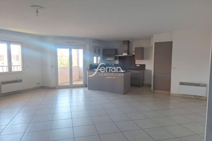 Appartement 4 pièces à louer - Boulevars-Gare-Saint Leger-Chabrand, Draguignan