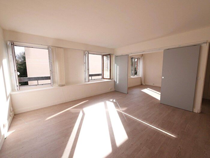 Appartement à louer - La Celle-Saint-Cloud - 4 pièces - 3 chambres