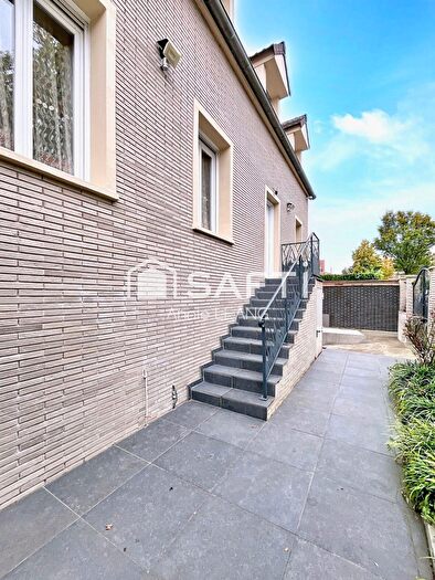 Maison à vendre - Garges-lès-Gonesse, Les Basses Bauves - 7 pièces - 6 chambres