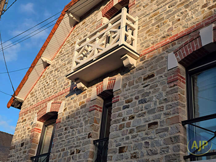 Maison à vendre - Quartiers Centre, Fougères, Sévigné - 6 pièces - 3 chambres