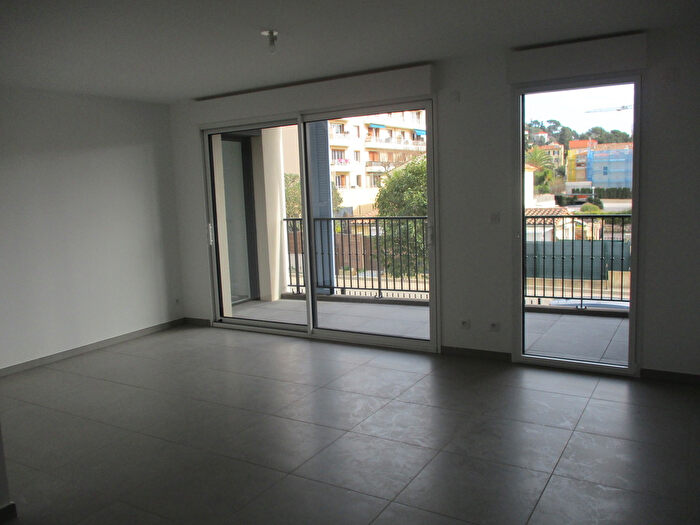 Appartement à louer - Hyères, Maurels - 2 pièces - 1 chambre