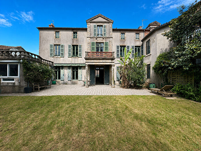 Bressuire, Centre-ville - Maison 8 pièces à vendre