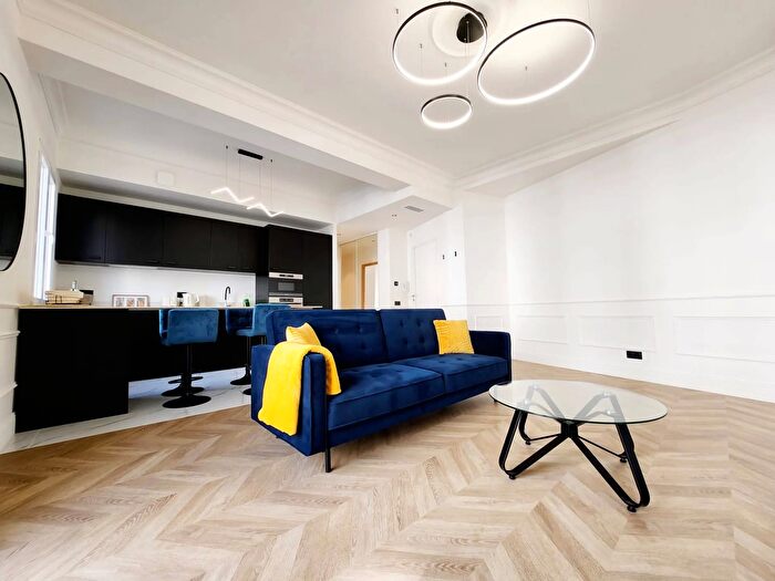 Appartement 3 pièces à louer - Antibes, Coeur de ville