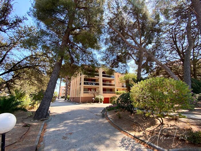 Appartement à vendre - Hyères, Port - 2 pièces - 1 chambre