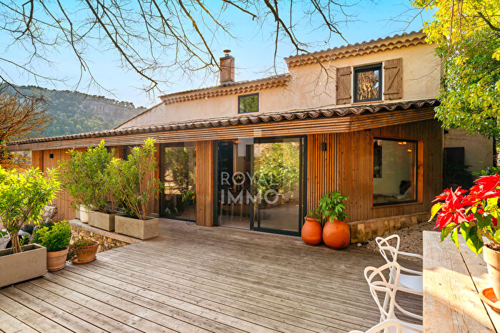 Maison à vendre - Ollioules, Saint-Roch, Campourri, Montauban, Piedardant - 6 pièces - 4 chambres