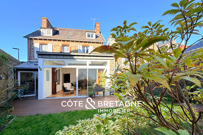 Maison à vendre - Saint-Brieuc - 8 pièces - 6 chambres