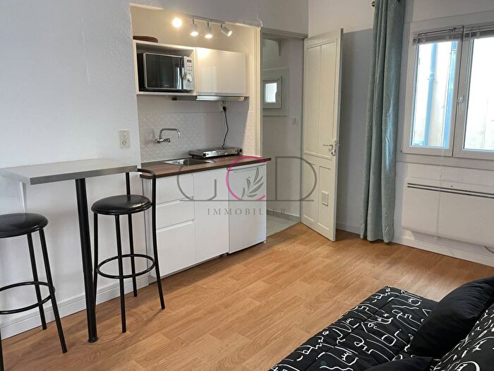 Centre Ville, Aix-en-Provence : Appartement 1 pièce à louer