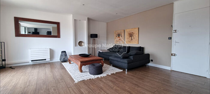 Appartement à louer - Arles, Barriol - 3 pièces - 2 chambres