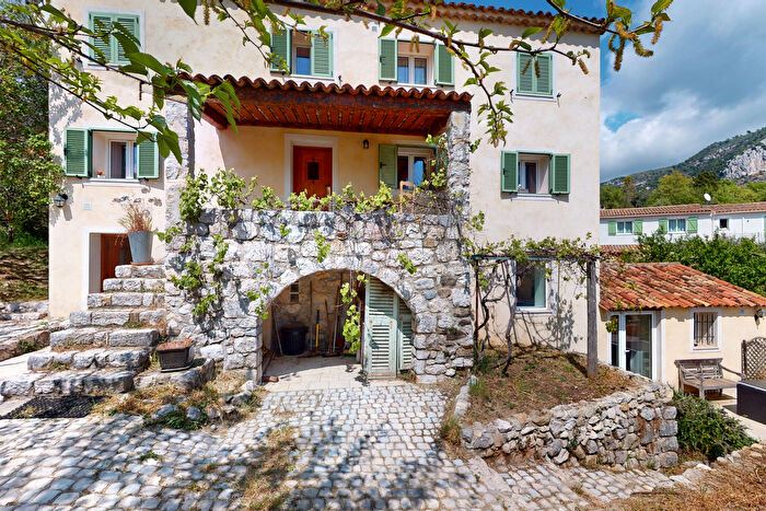 Maison 5 pièces à vendre à Tourrette-Levens