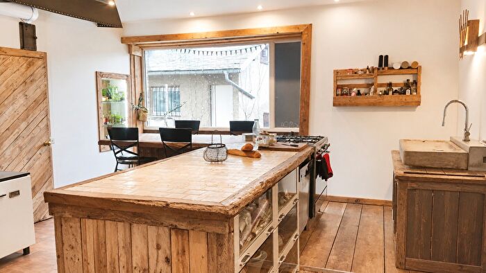 Maison 9 pièces à vendre à Dole