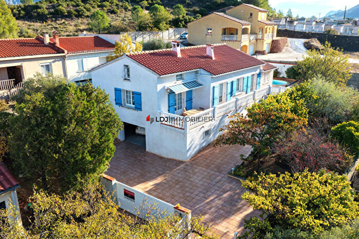 Maison à vendre - Saint-Paul-de-Fenouillet - 6 pièces - 4 chambres