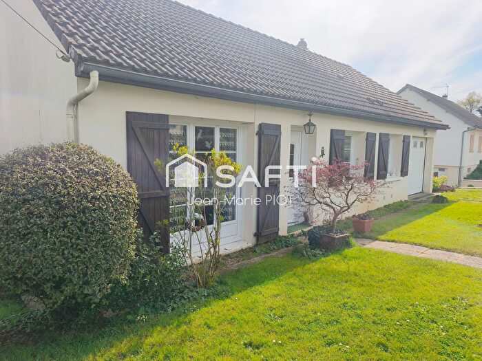 Maison 4 pièces à La Madeleine-Bouvet, à vendre