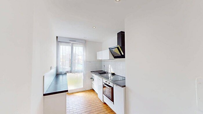 Appartement à louer - Salengro Jaures, Mantes-la-Ville - 4 pièces - 2 chambres