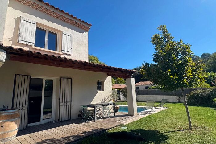 Jouques - Maison 6 pièces à vendre
