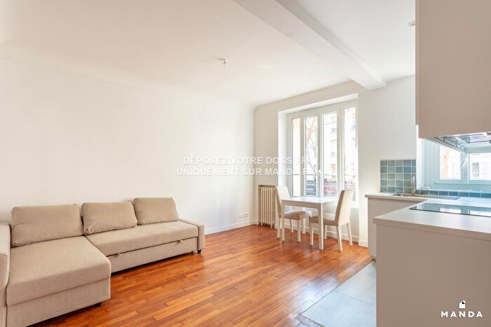 Paris 18ème, Grandes Carrières, Clichy : Appartement 2 pièces à louer