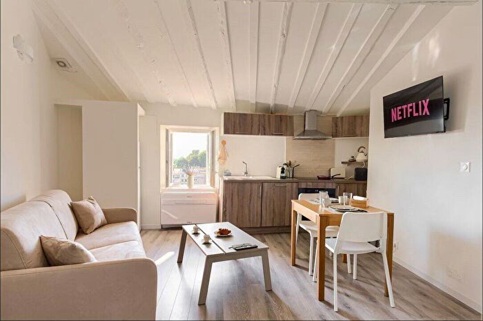 Appartement à louer - Val Fleuri-Montaleigne, Cagnes-sur-Mer - 2 pièces - 1 chambre