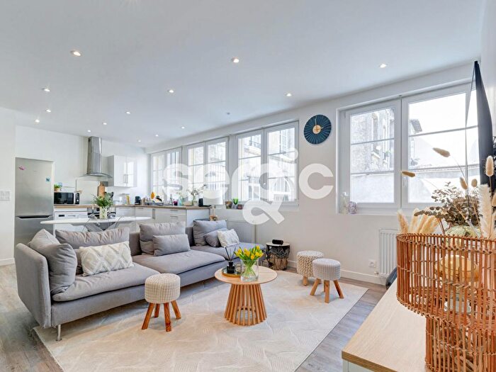 Appartement à vendre - Reims, Centre-ville - 4 pièces - 2 chambres