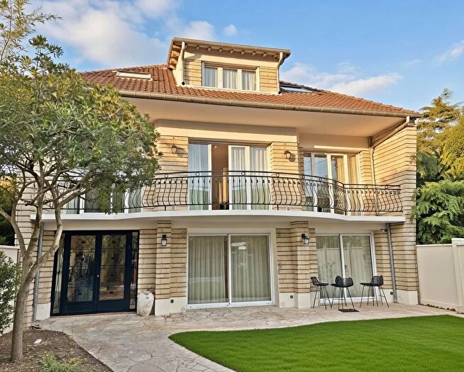 Maison à vendre - Saint-Maur-des-Fossés, La Varenne - 8 pièces - 6 chambres