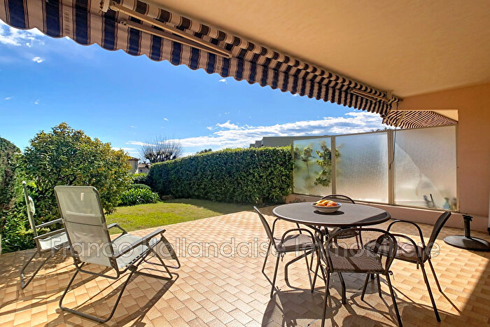 Appartement à vendre - Antibes, Antibes-les-Pins, Trianon, Le Fournel, Peyregoue - 2 pièces - 1 chambre