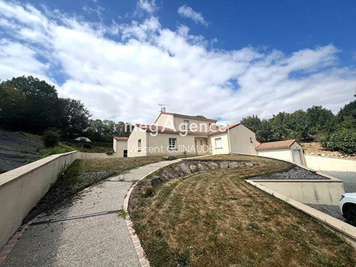 Maison à vendre - Réaumur - 7 pièces - 4 chambres