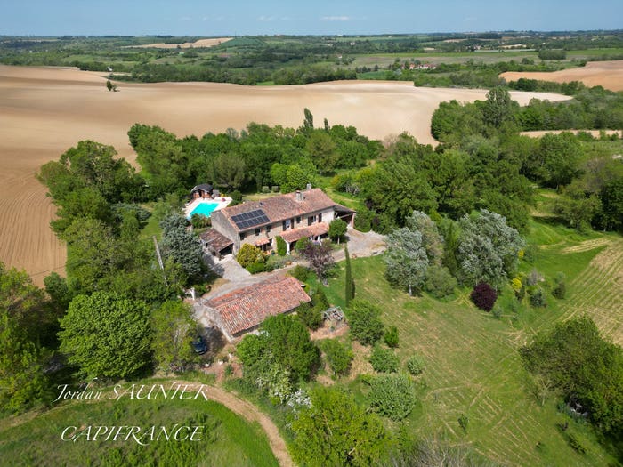 Maison 10 pièces à postalCode, à vendre