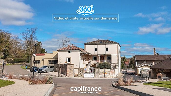 Maison à vendre - Davayé - 10 pièces - 4 chambres