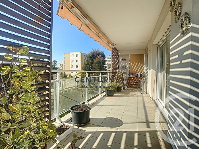 Appartement 3 pièces à vendre - Nice, Caucade