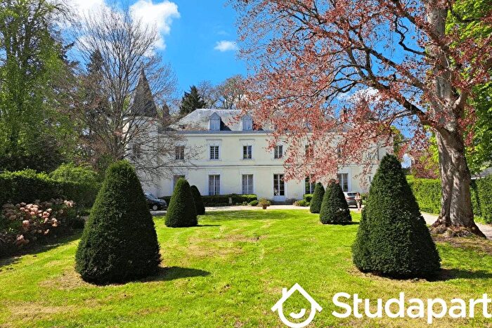 Appartement à louer - Ville Sud, Fontainebleau - 1 pièce - 6 chambres