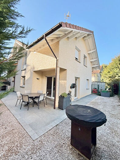 Maison à vendre - Saint-Genis-Pouilly - 5 pièces - 4 chambres