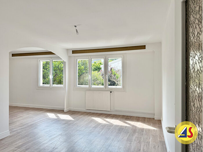 Appartement 4 pièces à vendre à Rezé, Hôtel de Ville