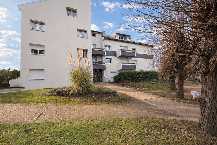 Appartement à louer - Chatou, Est - 3 pièces - 2 chambres