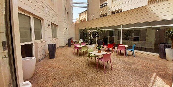 Appartement à louer - Saint Pierre, Marseille ème arrondissement - 1 pièce