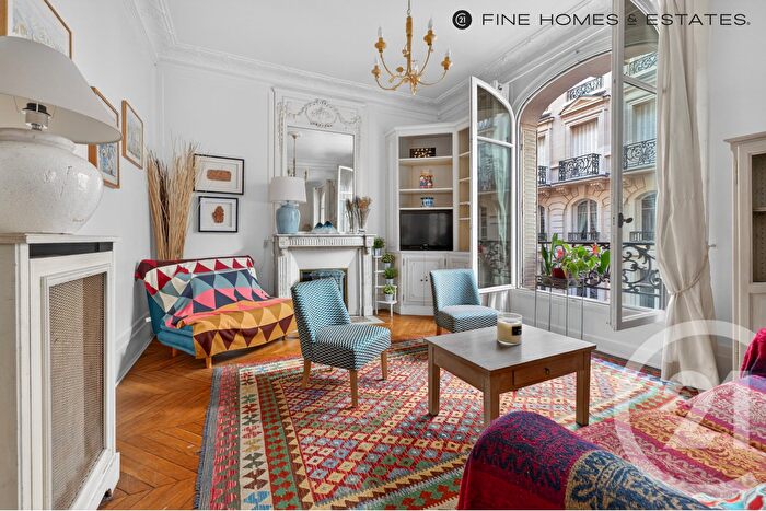 Appartement à vendre - Paris e , Rennes - 5 pièces - 3 chambres