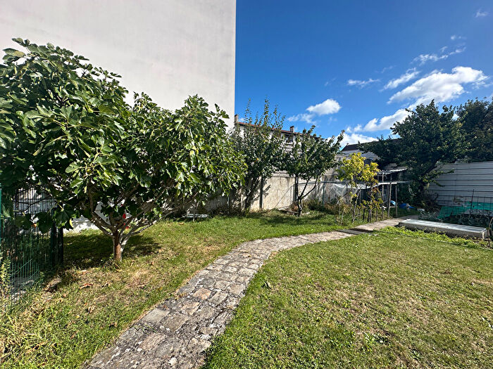 Maison à louer - Montmagny, Centre-ville, Carrières - 4 pièces - 2 chambres