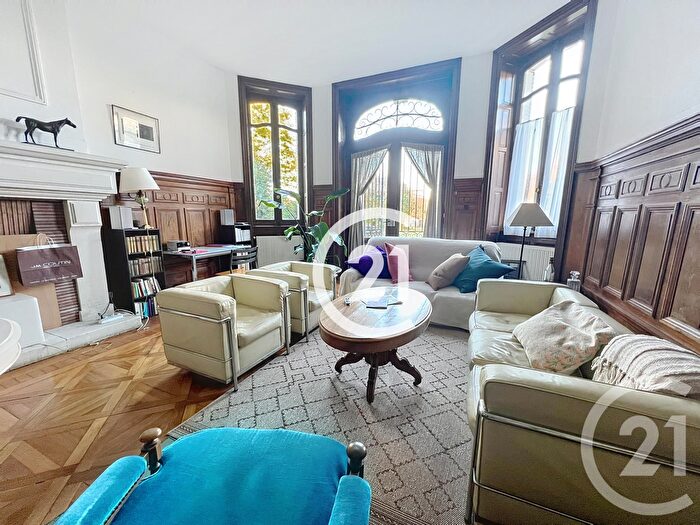 Appartement à louer - Cognac, Centre-ville, Gare - 3 pièces - 2 chambres