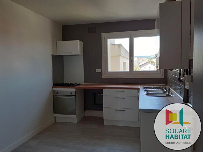 Appartement à louer - Issoire, Centre-ville, Barrière - 3 pièces - 2 chambres