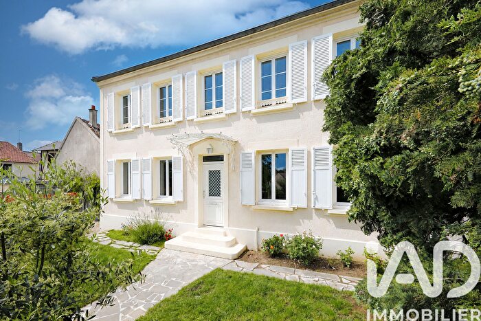 Vaux-le-Pénil : Maison 5 pièces à vendre