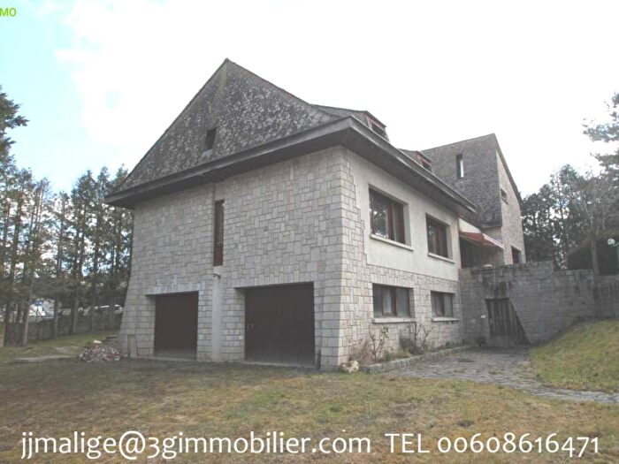 Maison à vendre - Le Malzieu-Ville - 11 pièces - 6 chambres