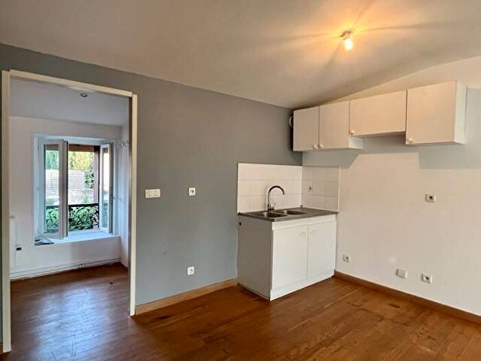 Appartement à louer - Villars-les-Dombes - 2 pièces - 1 chambre