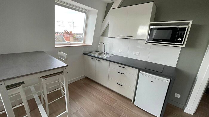 Madeleine-Saint Léonard-Justices, Angers : Appartement 2 pièces à louer
