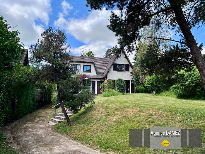 Maison 8 pièces à Sainte-Mesme, à vendre