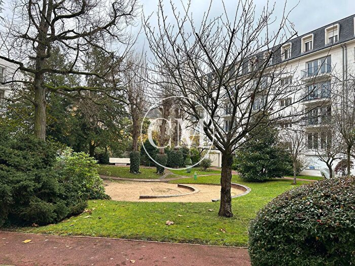 Appartement à louer - Montreuil, Versailles - 3 pièces - 2 chambres
