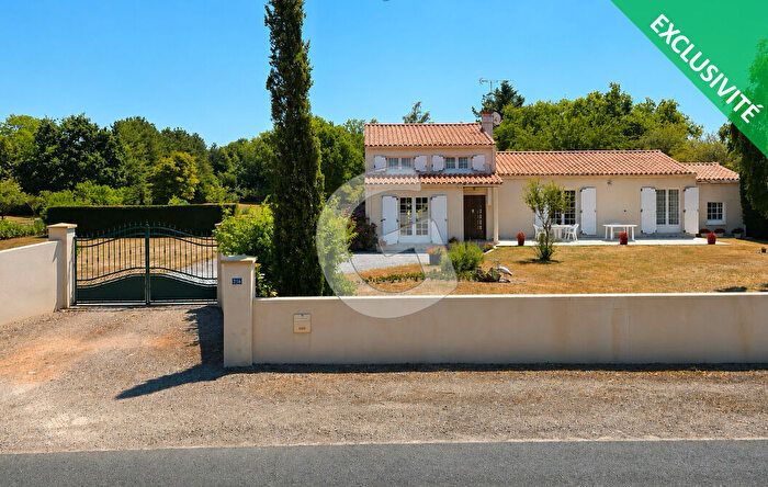 Maison 7 pièces à Poiroux, à vendre