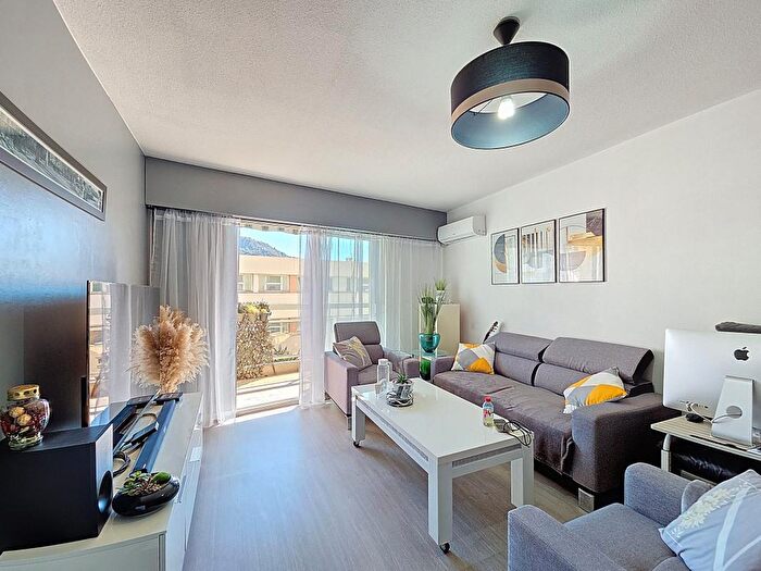 Appartement à vendre - Nice, Pasteur - 3 pièces - 2 chambres